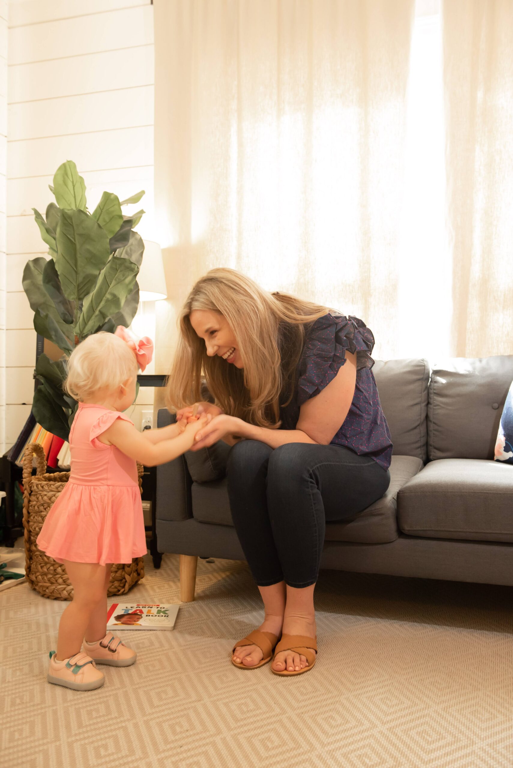 10 Things to Say to Help Toddler Talk | Big Little Talkers